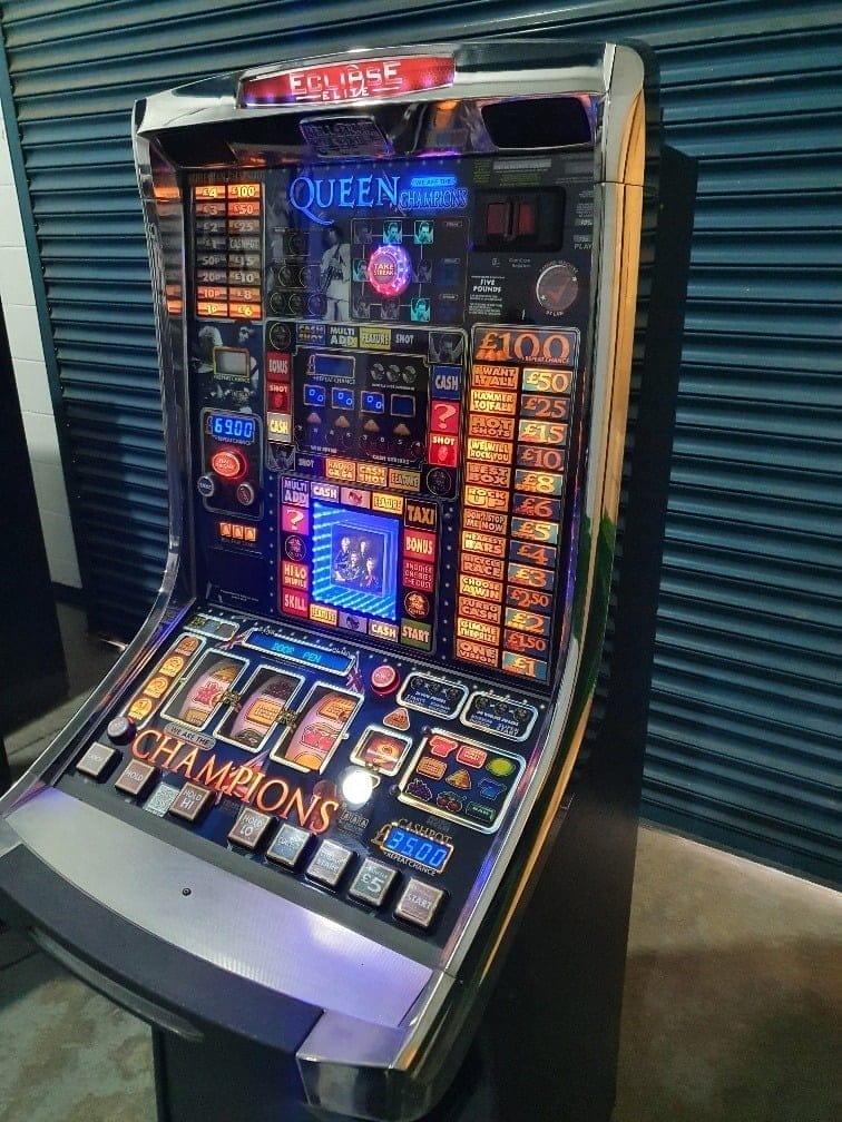 Queen We Are The Champions £100 Jackpot Pub Fruit Machine - Aztec Coin